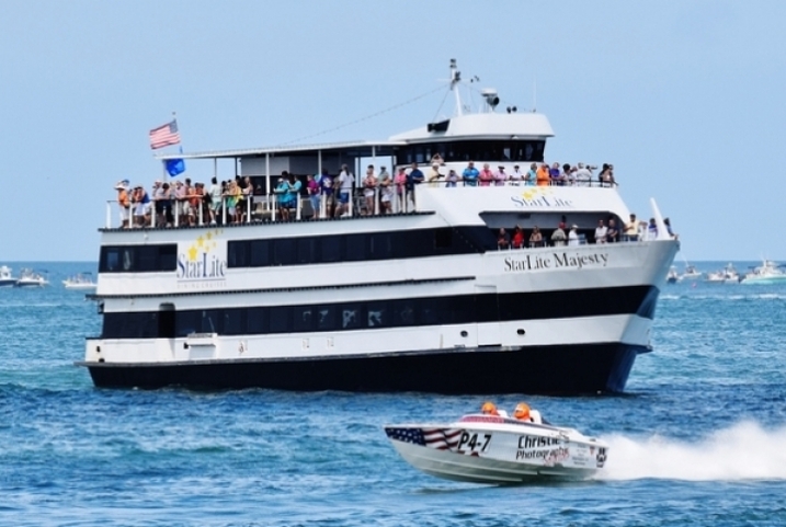 STARLITE MAJESTY DINING YACHT